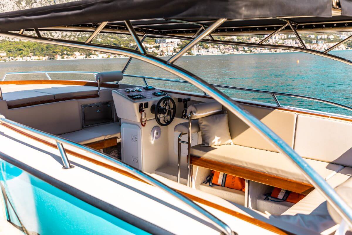 Boat & Speedboat Rental For 15 people | Montenegro Submarine